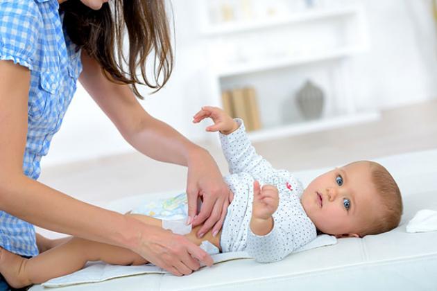 Uso correcto de pañales en bebés